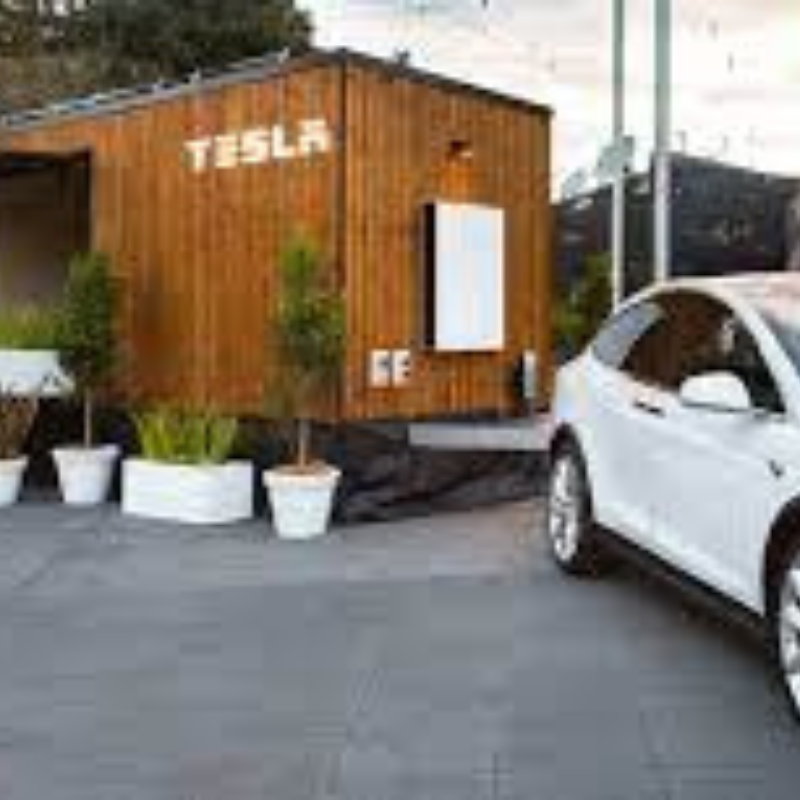 Tesla Tiny House, la casa móvil que funciona 100% con energía solar ...